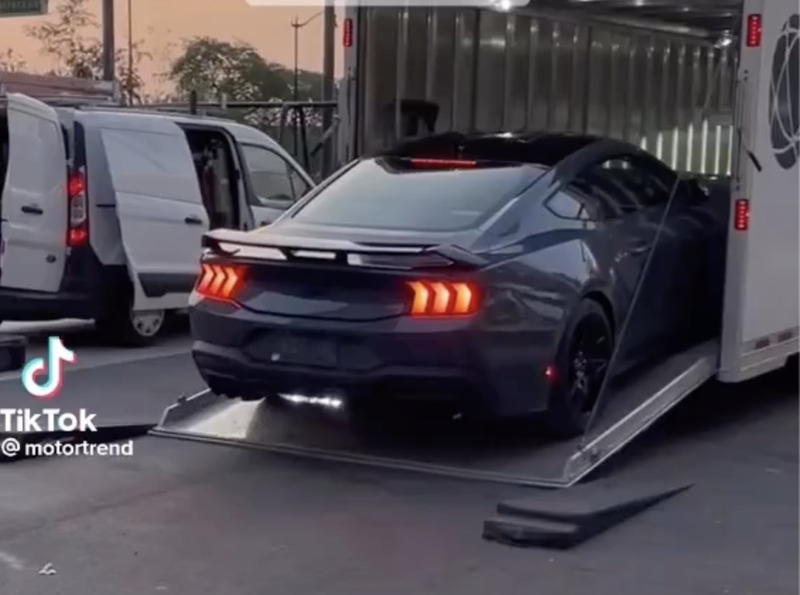 Video: S650 Mustang GT Unloaded From Trailer — Idle & Engine Start Up ...