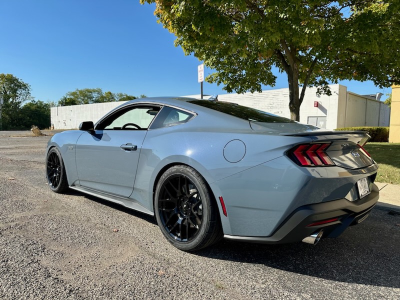 Vapor Blue 2024 Mustang GT with some mods: CJ springs, SVE R357’s 19x10 ...